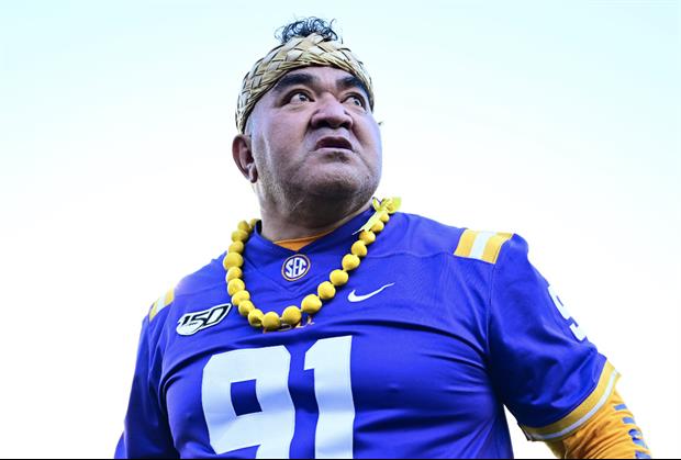 Watch: Breiden Fehoko's Dad Does Pregame Haka In Front Of Tiger Stadium ...
